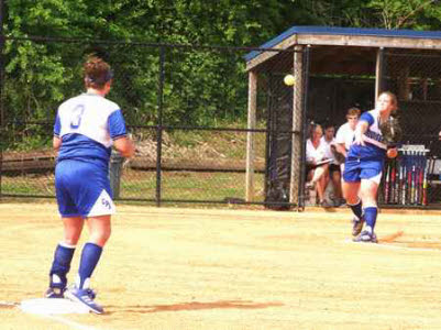 Photo Gallery: GPS Softball Defeats Walker Valley - Chattanoogan.com