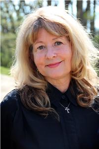 Katherine Benefield Lists Priorities In School Board Race Against ...