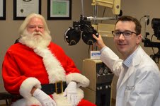 Santa Passes His Eye Exam With Dr. Crowder - Chattanoogan.com