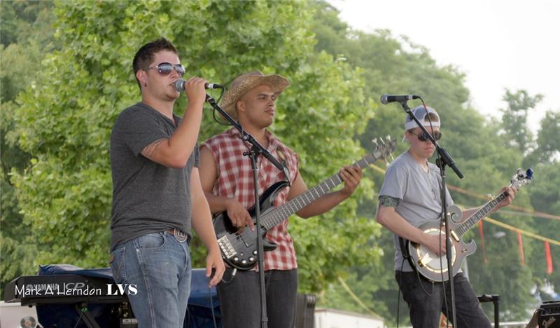 Zach Dylan And D-Railed Band Again Delight Chattanooga Listeners ...