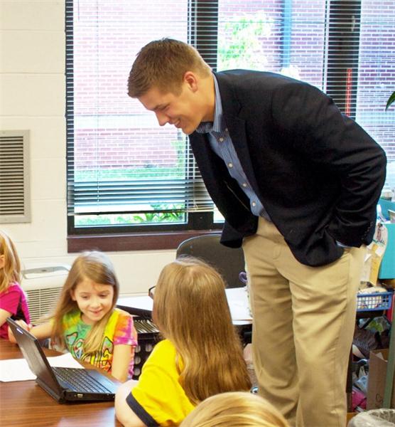 Special Guests Tour Whitfield Elementary Schools - Chattanoogan.com