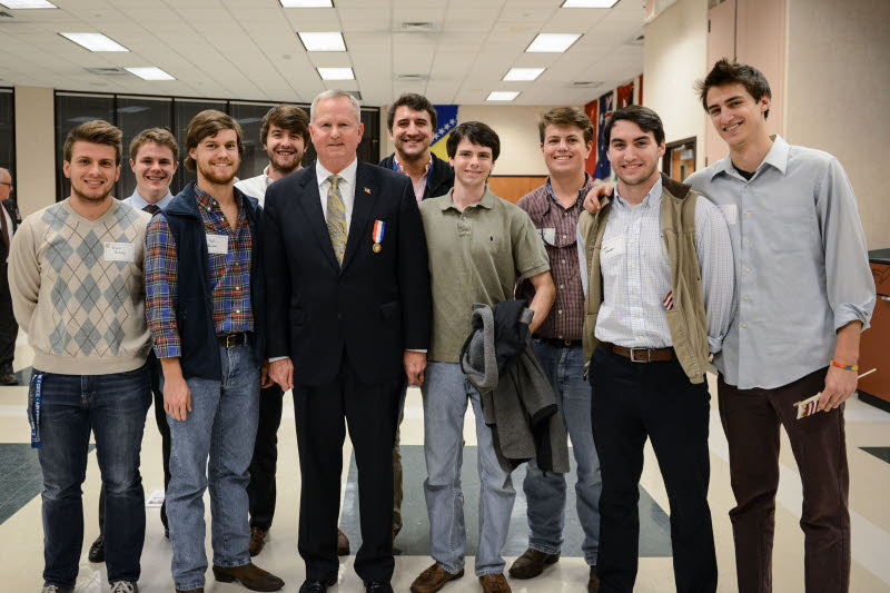 General B.B. Bell, Retired, Given DAR Medal Of Honor - Chattanoogan.com