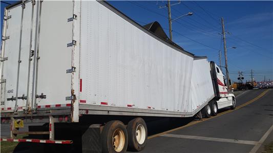 Collapsed Tractor Trailer Blocks Traffic In Dalton - Chattanoogan.com