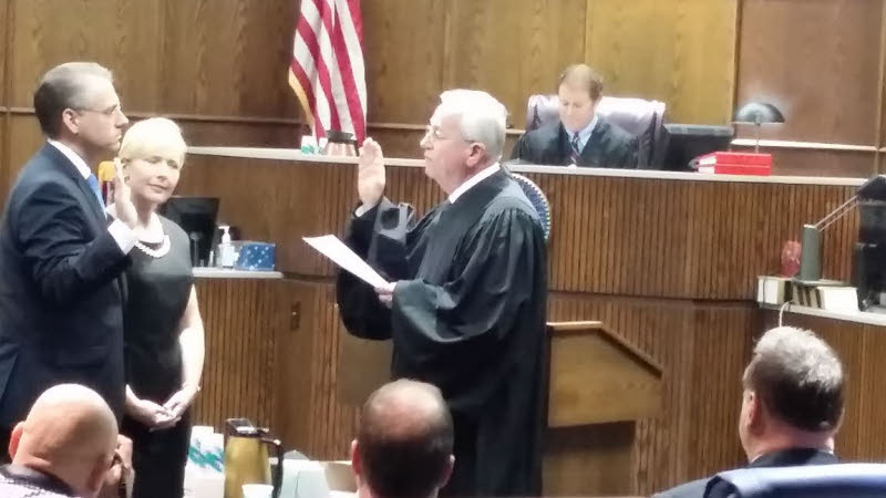 PHOTOS: Tom Greenholtz Sworn In As Criminal Court Judge - Chattanoogan.com