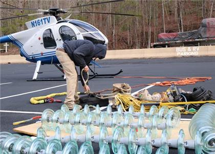 TVA Helicopters Assist Transmission Crews In Delivering Equipment ...