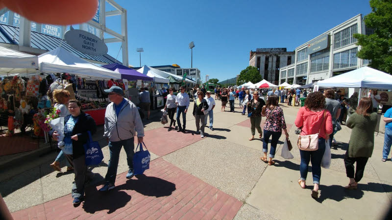PHOTOS: Lovely Weather Brings Out Crowd At Chattanooga Market ...