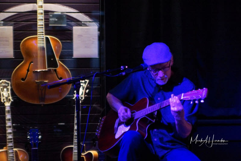 PHOTOS: EG Kight With Ken Wynn And Gary Porter Performs At Songbirds ...