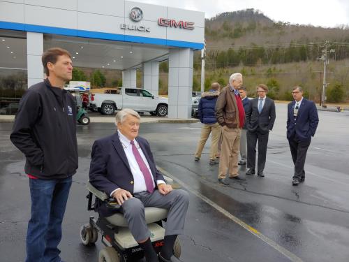 Jim Gentry Turns Over The Keys To New Owner Of South Pittsburg Car ...