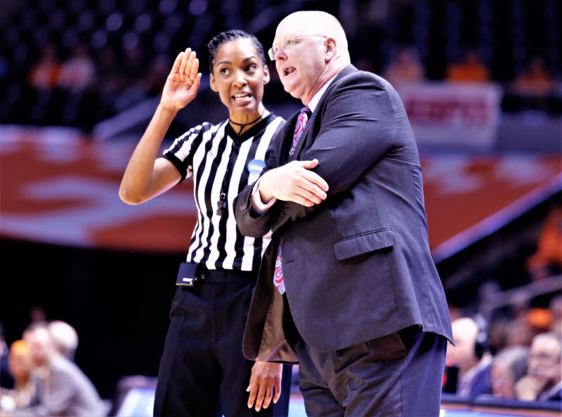 PHOTOS: Lady Vols Douse Flames, 100-60 - Chattanoogan.com