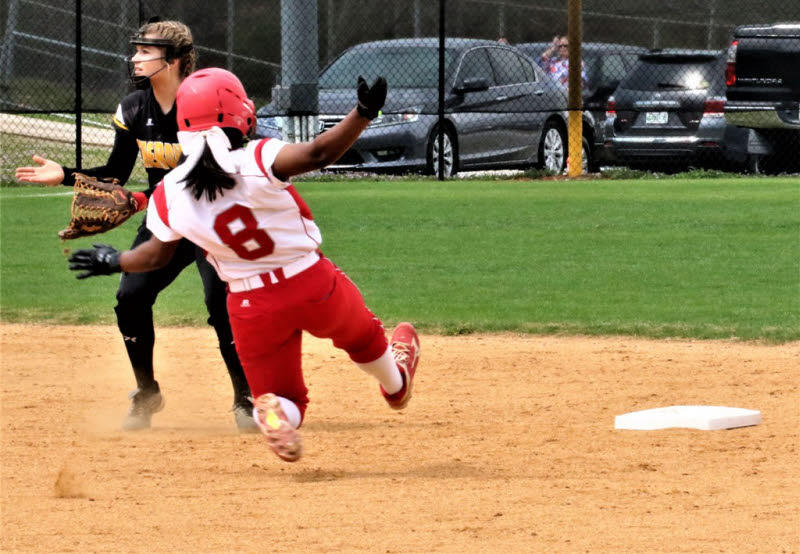 PHOTOS: Lady Owls Shut Out Lady Cherokees, 3-0 - Chattanoogan.com