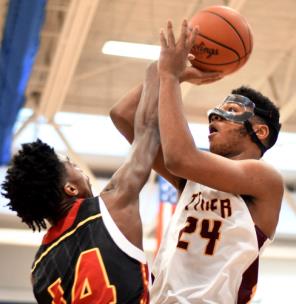 PHOTOS: Howard And Tyner Face Off In 6-AA Semifinal - Chattanoogan.com