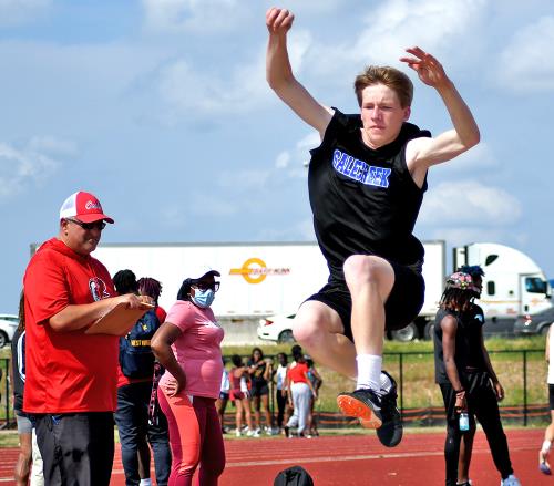 PHOTOS: Field Events At Howard Track Meet - Chattanoogan.com
