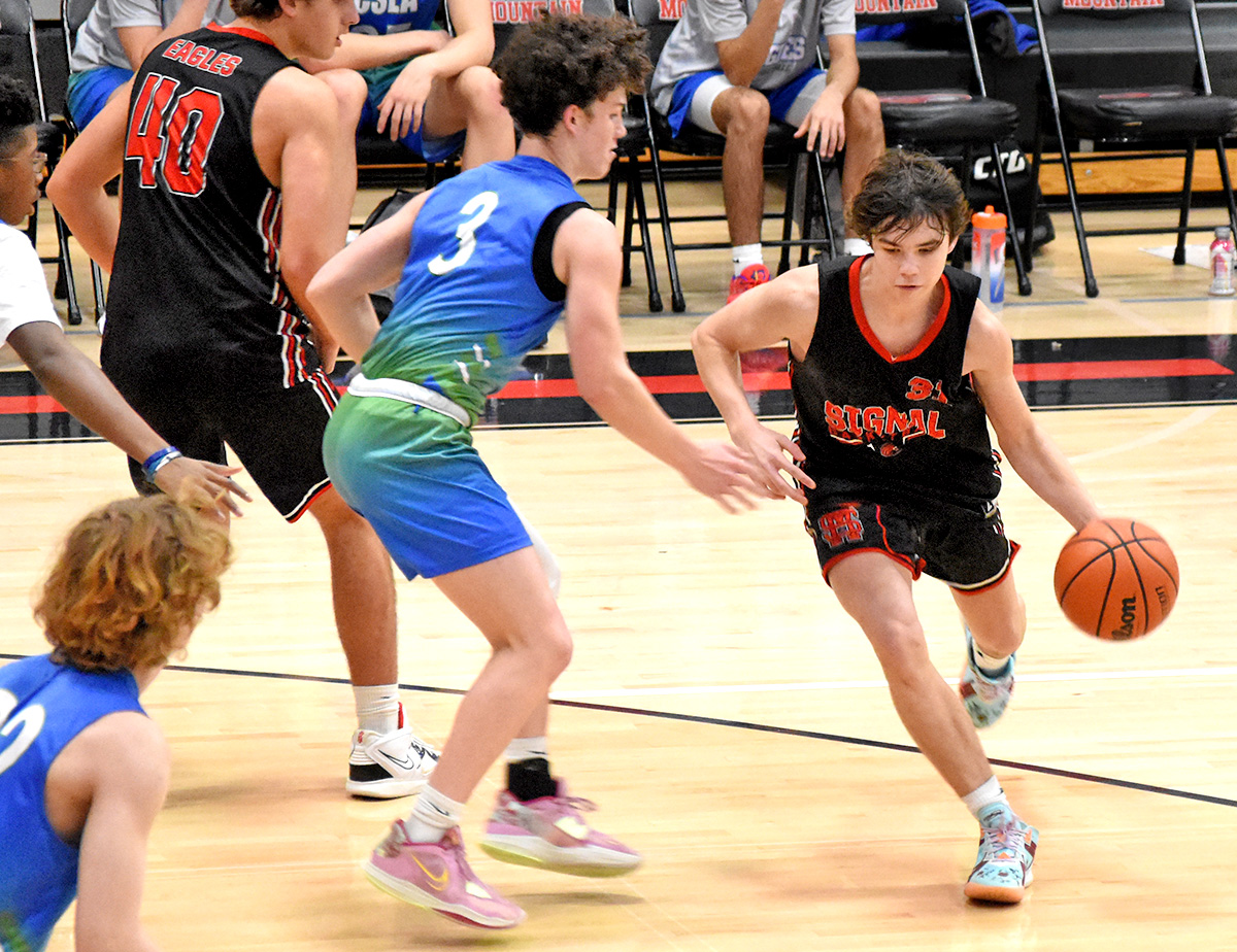 PHOTOS: CSLA, Signal Mountain Freshmen Clash - Chattanoogan.com