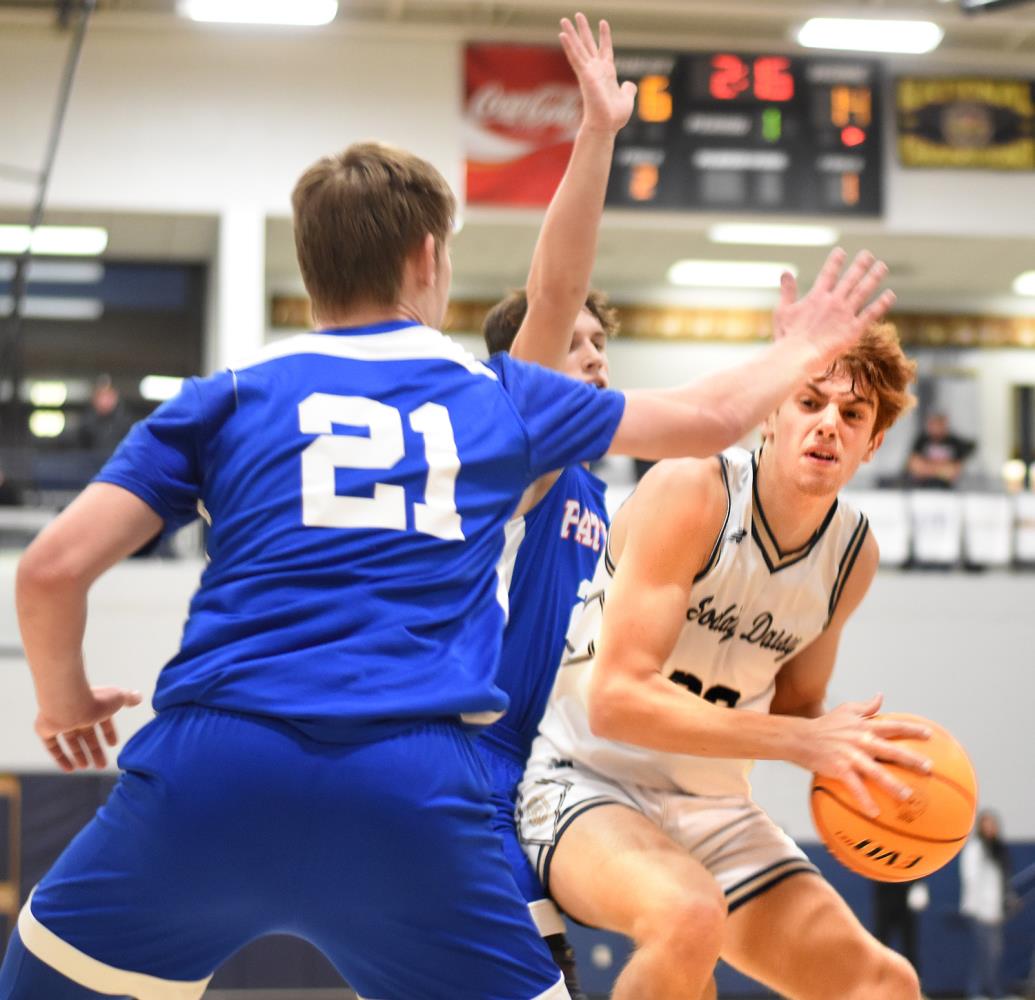 PHOTOS: Trojan Boys Take On CSTHEA In Soddy Daisy Christmas Classic ...