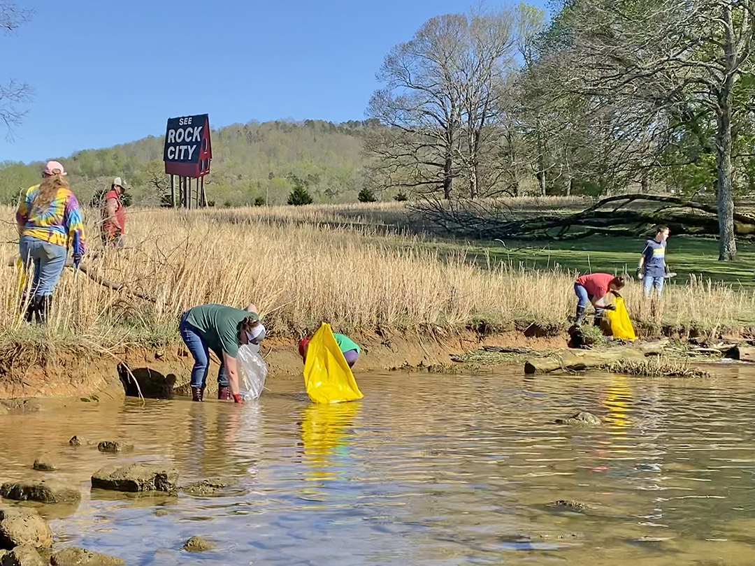 Volunteers Remove Over 23,000 Pounds Of Trash During 4-State River ...