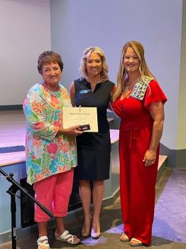 Jane Kaylor Receives DAR Woman In American History Award - Chattanoogan.com