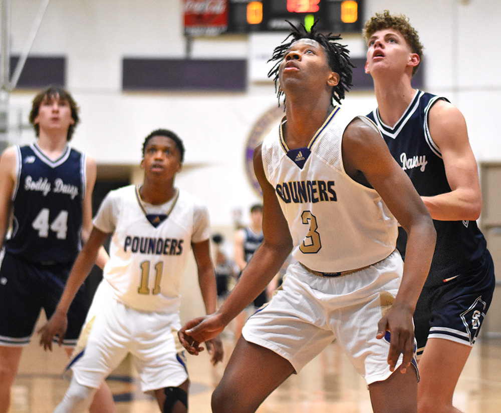 PHOTOS: Central Basketball Hosts Soddy Daisy - Chattanoogan.com