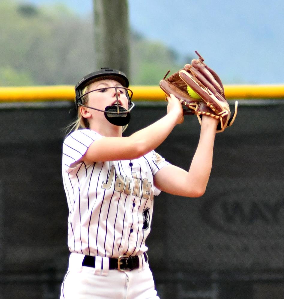 PHOTOS: Lookout Valley Softball Hosts Ooltewah - Chattanoogan.com