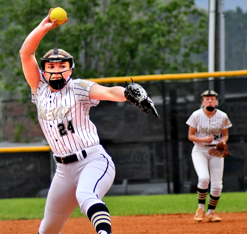 PHOTOS: Lookout Valley Softball Hosts Ooltewah - Chattanoogan.com