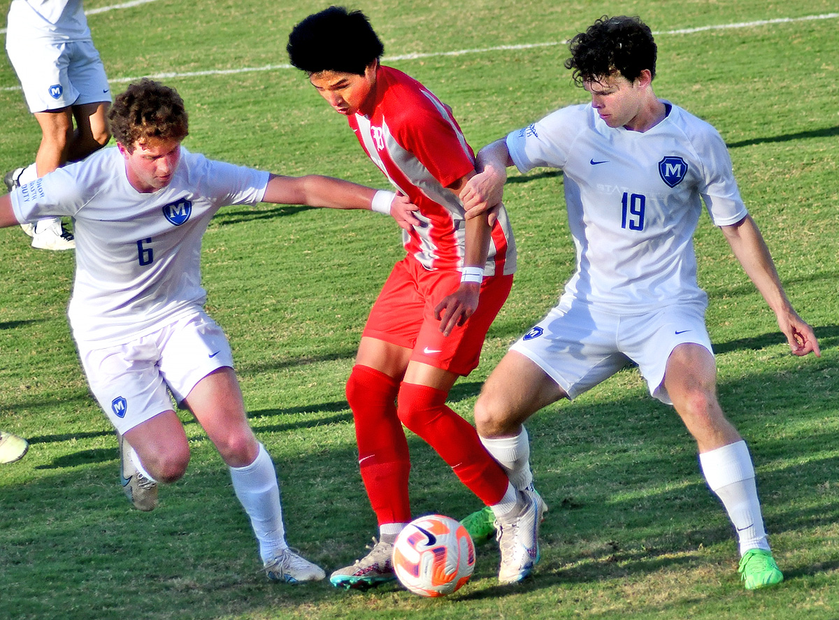 PHOTOS: Baylor Soccer Hosts McCallie - Chattanoogan.com