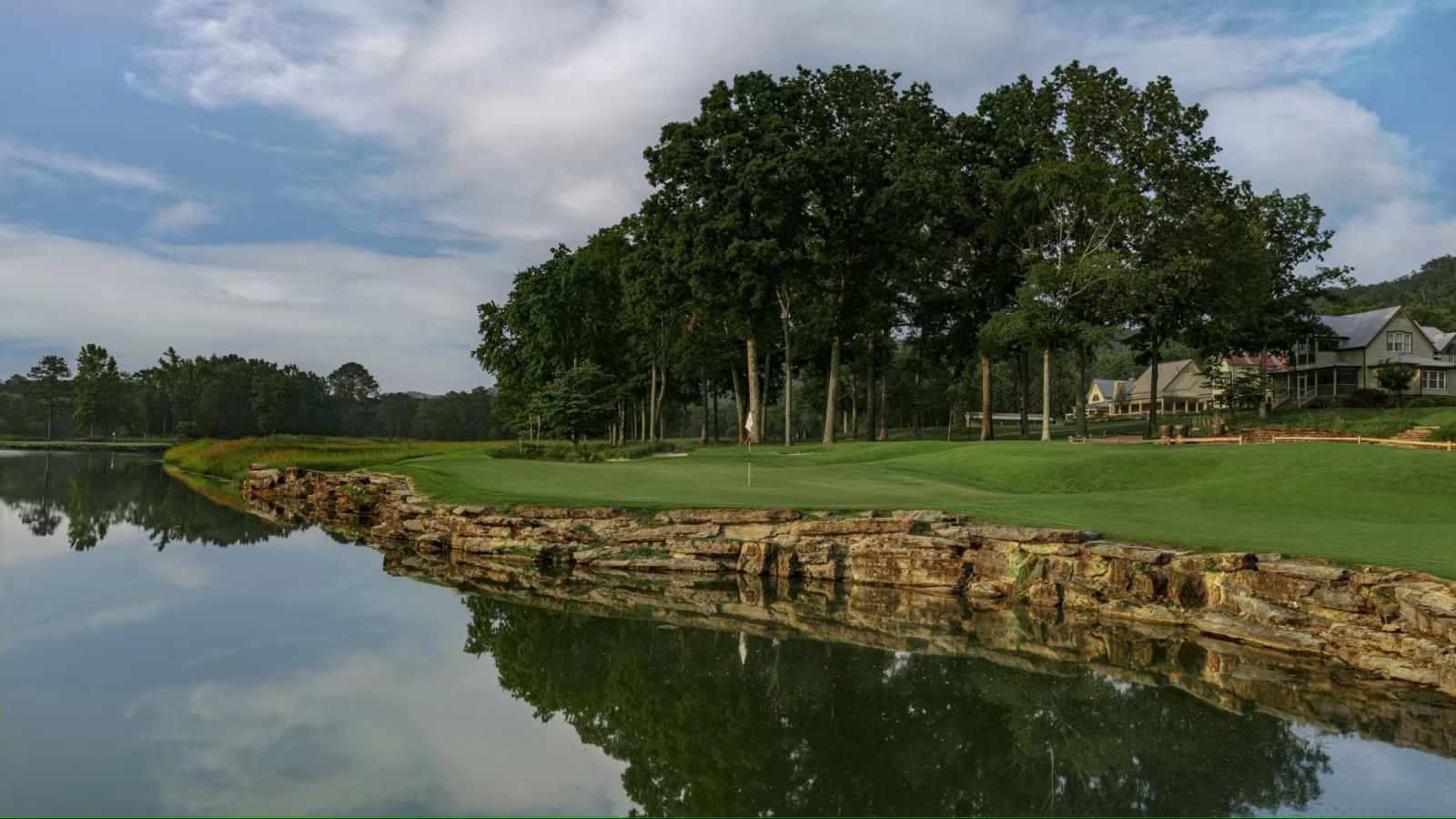 The Elite 18: The Honors Course Recognized As Best Hole No. 8 ...