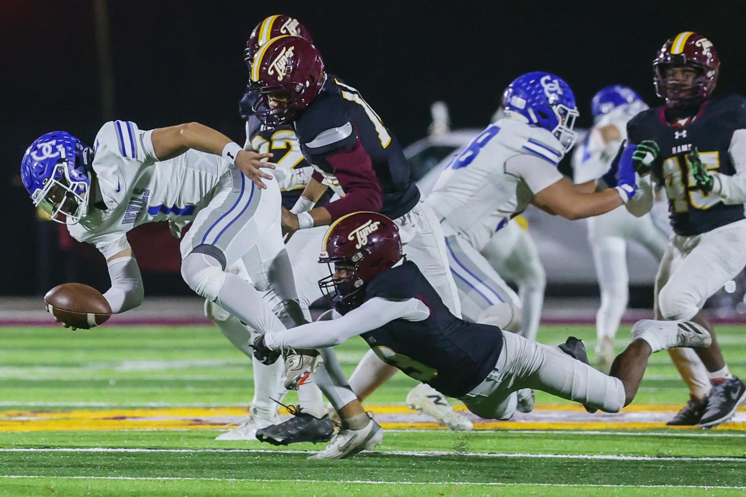 PHOTOS: Tyner Hosts Unicoi Co. In Week 2 Of Playoffs - Chattanoogan.com