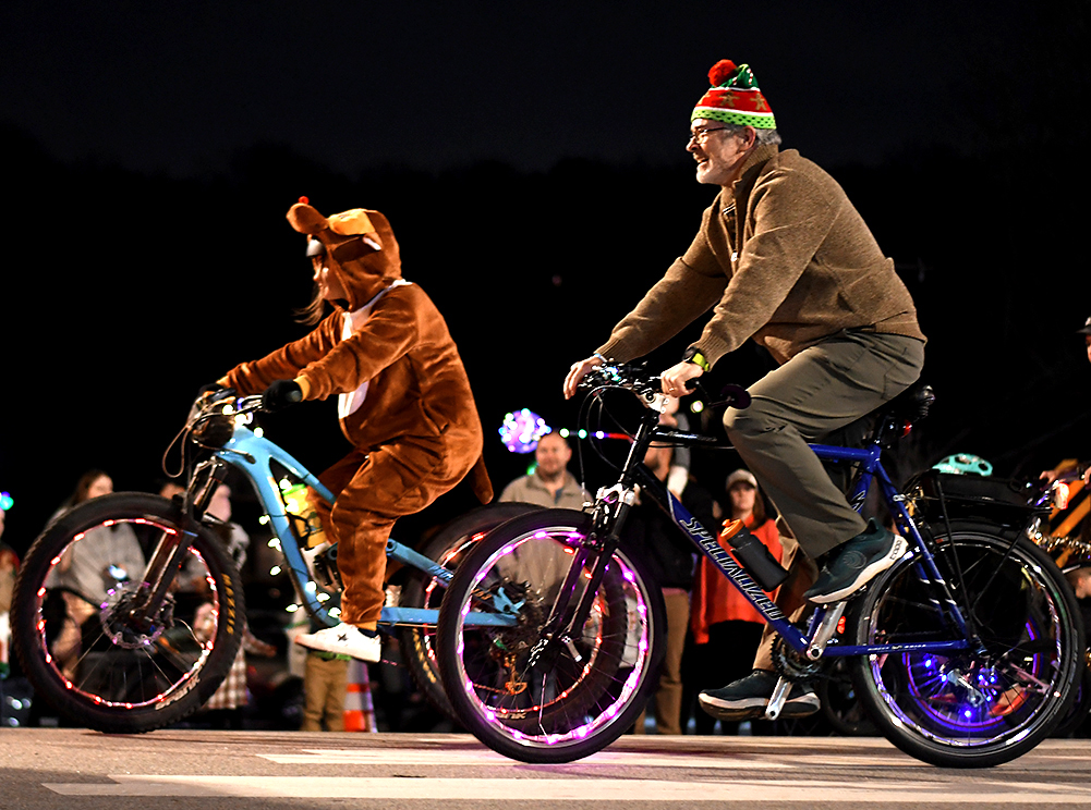 PHOTOS: Red Bank Christmas Parade - Chattanoogan.com