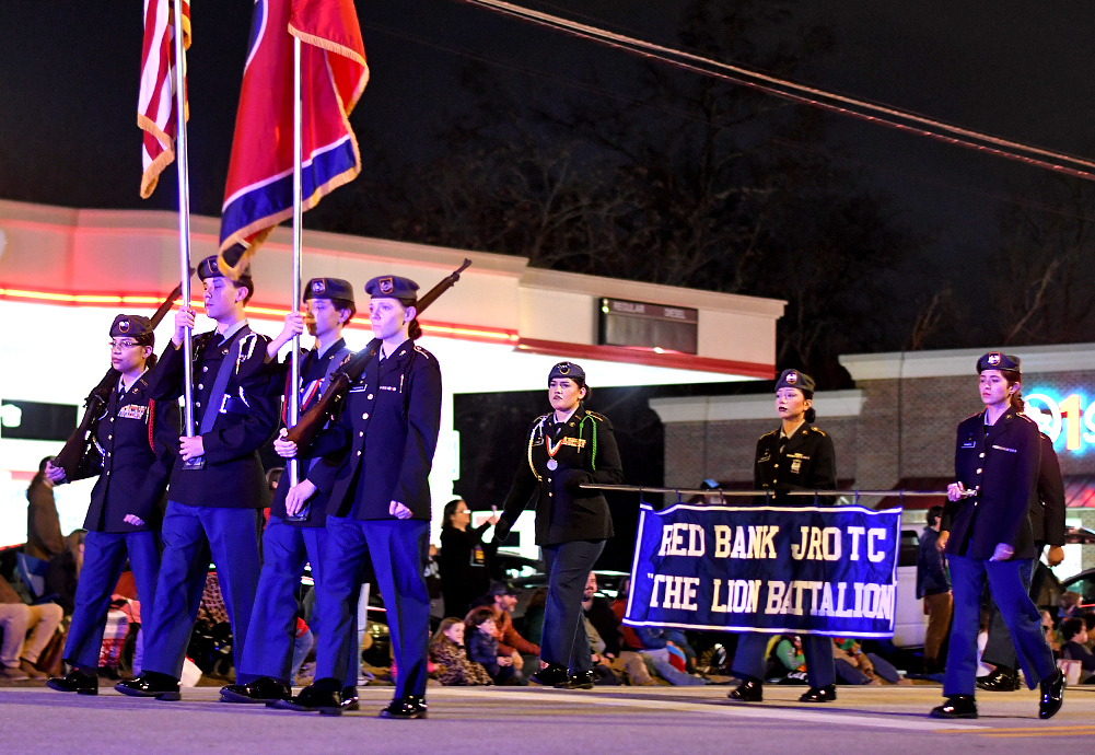 PHOTOS: Red Bank Christmas Parade - Chattanoogan.com