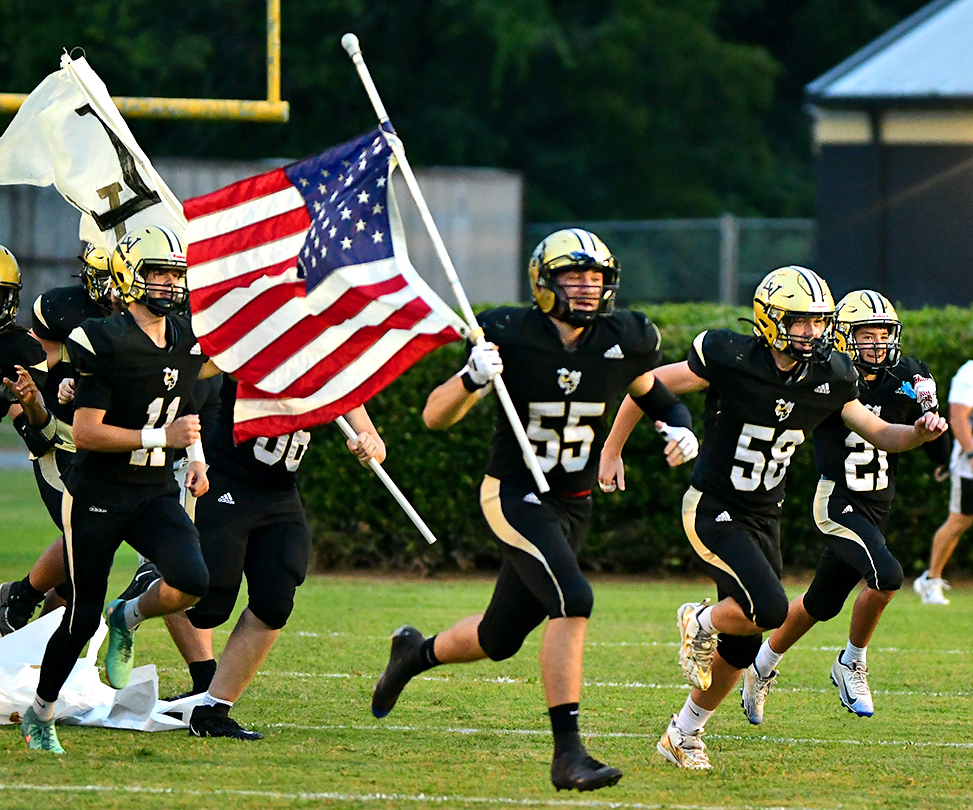 PHOTOS: Lookout Valley Football Hosts Grundy County - Chattanoogan.com
