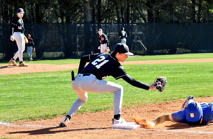 PHOTOS: Boyd Buchanan Clashes With Signal Mountain In Pounder Classic ...