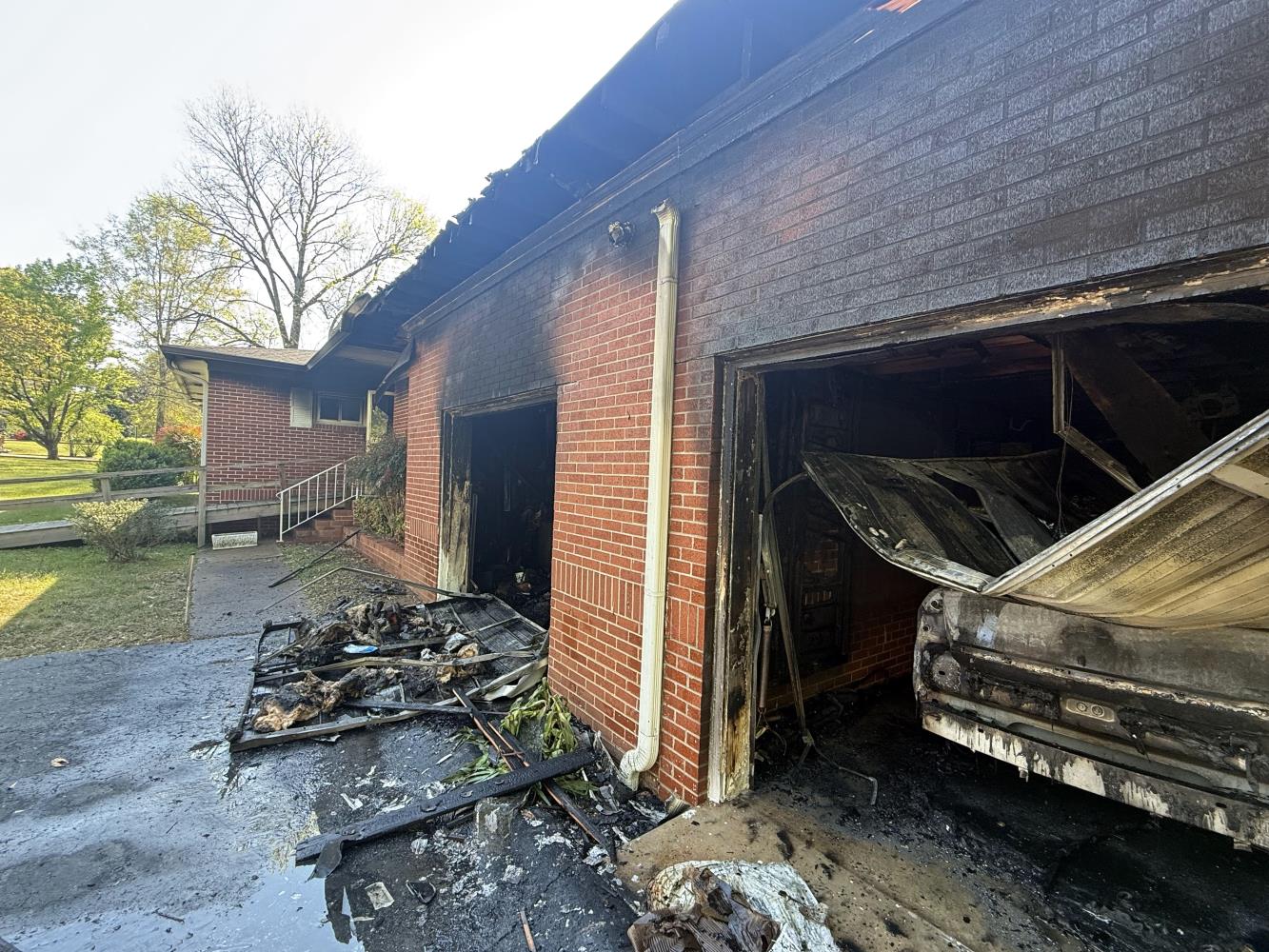 Chattanooga Firefighters Tackle East Brainerd House Fire - Chattanoogan.com