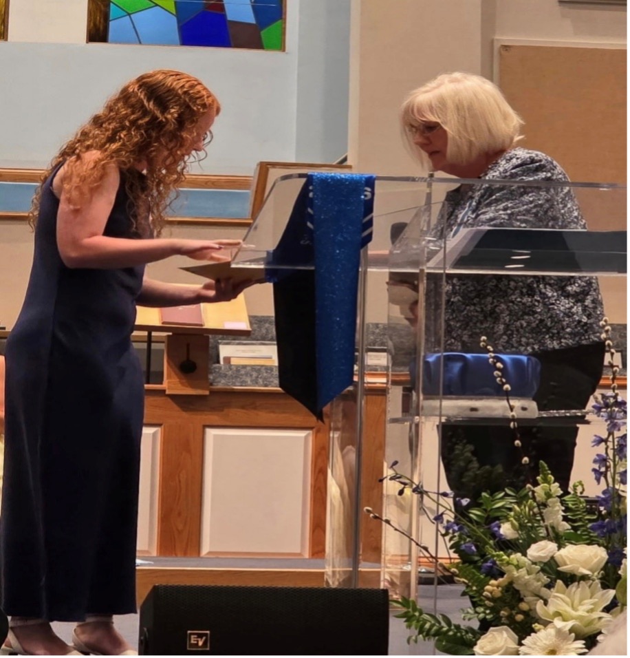 DAR Moccasin Bend Chapter Awards Local High School Students ...
